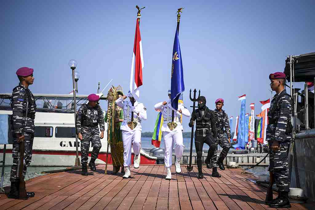Korps Marinir akan Mengibarkan Bendera Merah Putih di Bawah Laut ...