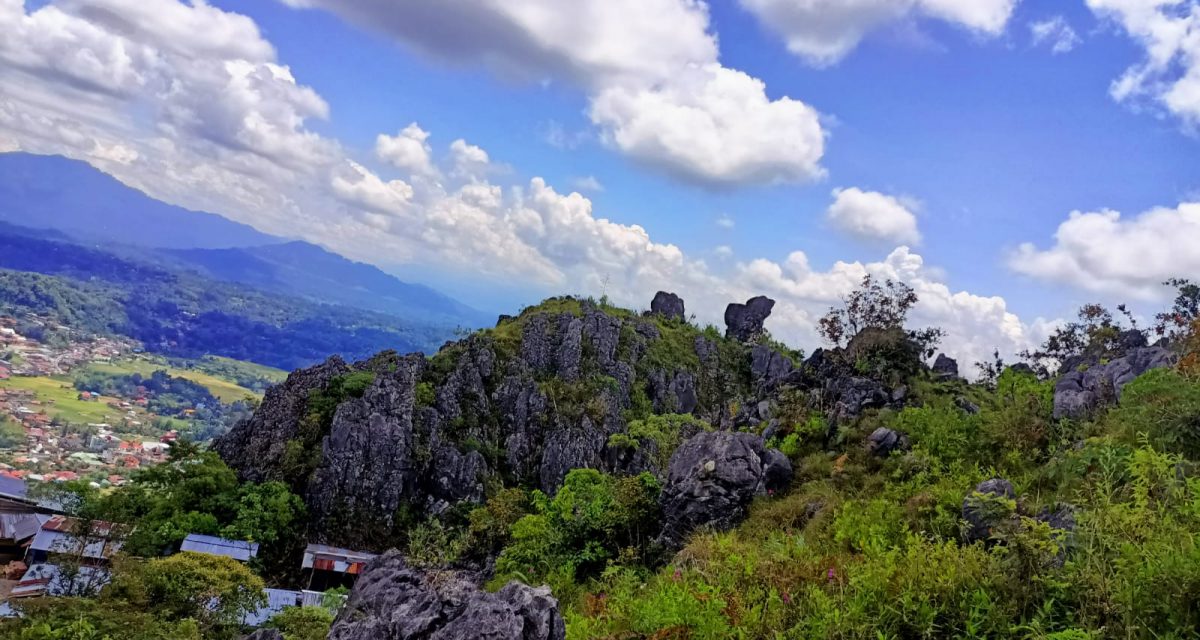 Buntu Burake, Puncak Bukit Penuh Keindahan di Tana Toraja - Berita Daerah