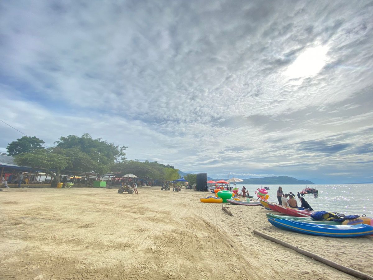 Keindahan Pantai Pasir Putih Bulbul - Berita Daerah