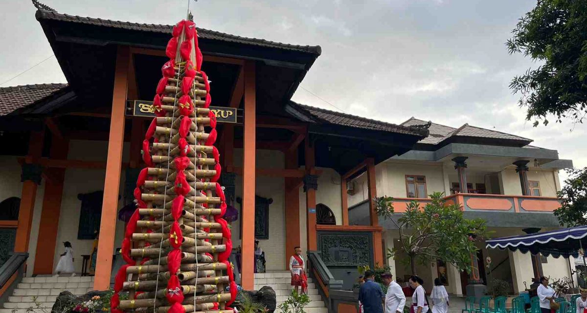 Pohon Natal dari Limbah Bambu di Kabupaten Buleleng, Bali - Berita Daerah