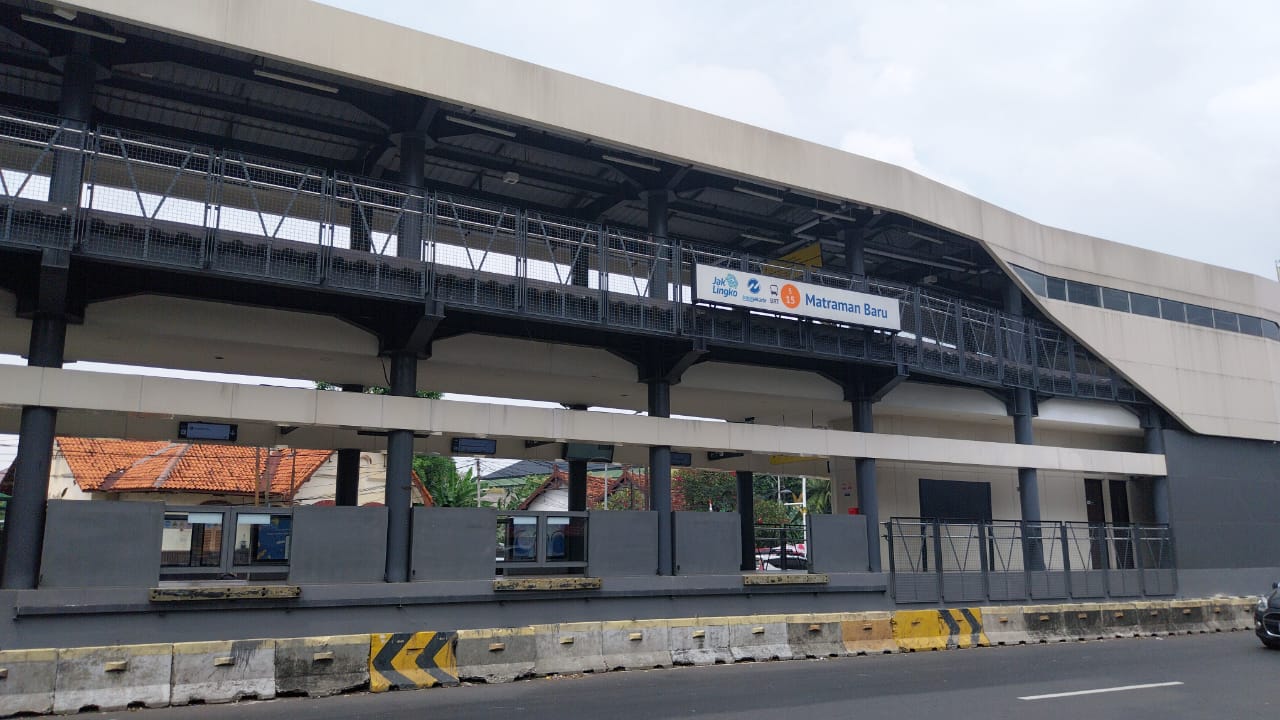 Halte Transjakarta Matraman Baru Terintegrasi dengan Stasiun Matraman ...