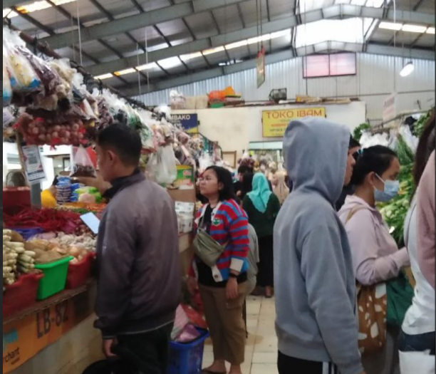 Suasana Pasar Modern Bintaro Jaya, Kota Tangerang Selatan, Banten ...