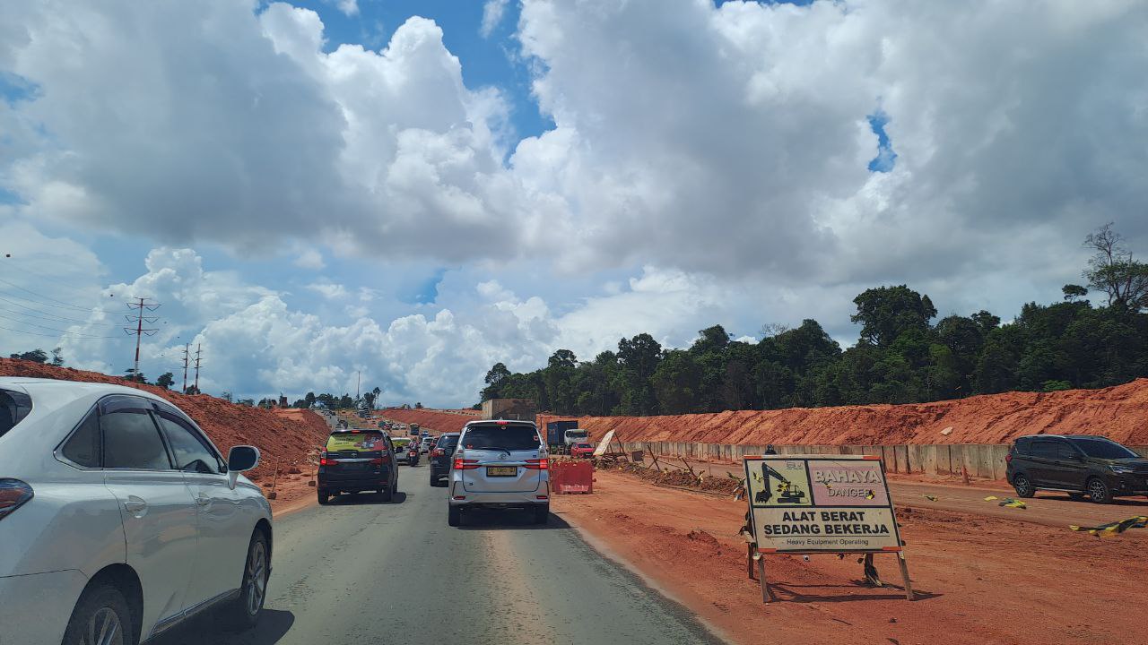 Tampak Proyek Perluasan Jalan Bundaran Punggur Kota Batam - Berita Daerah