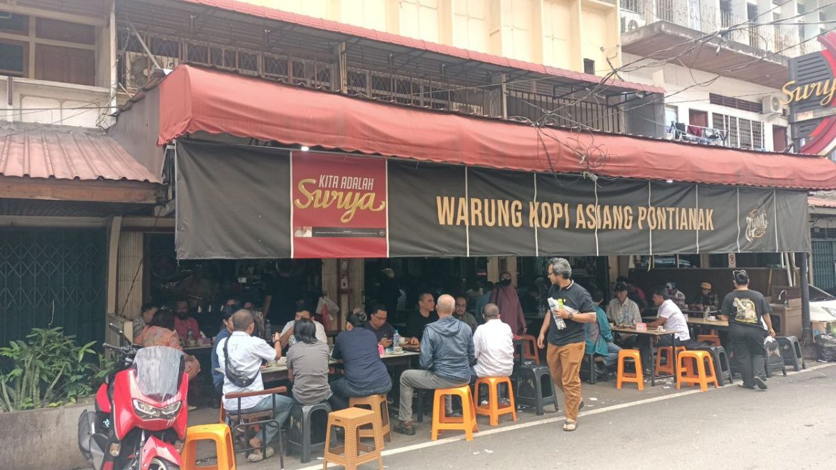 Warung Kopi Asiang yang Viral di Pontianak - Berita Daerah