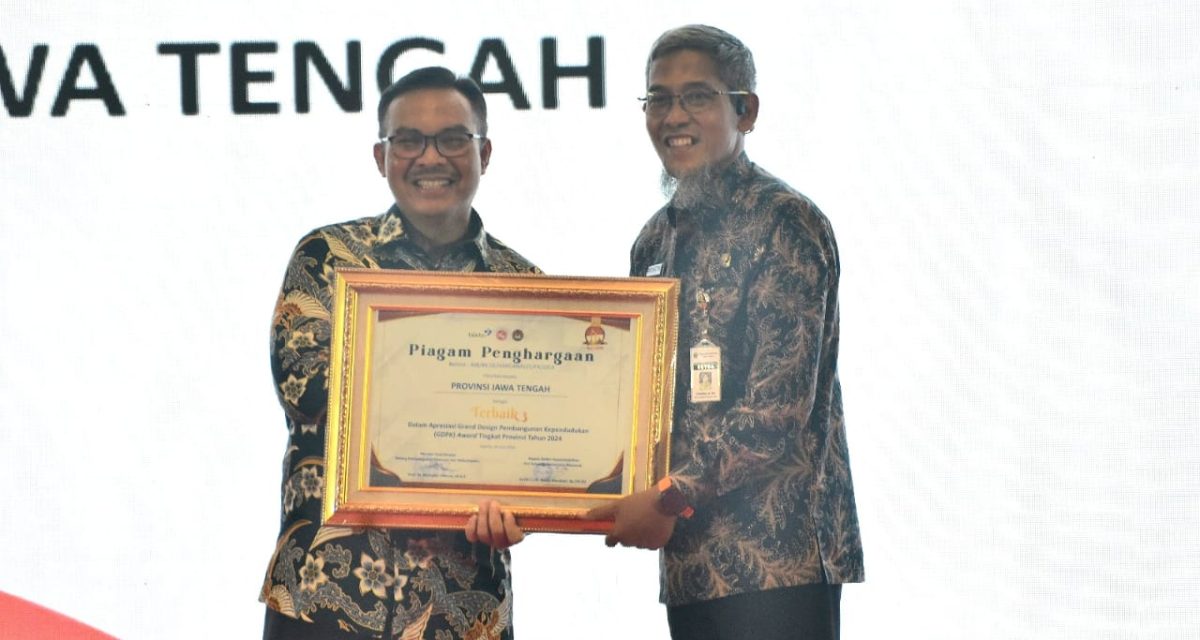 Pemprov Jateng Raih Penghargaan Grand Design Pembangunan Kependudukan Award 2024 - Berita Daerah