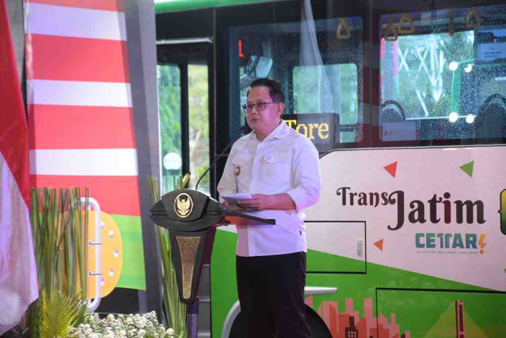Peresmian Operasional Bus Trans Jatim Koridor V di Alun-alun Kabupaten ...