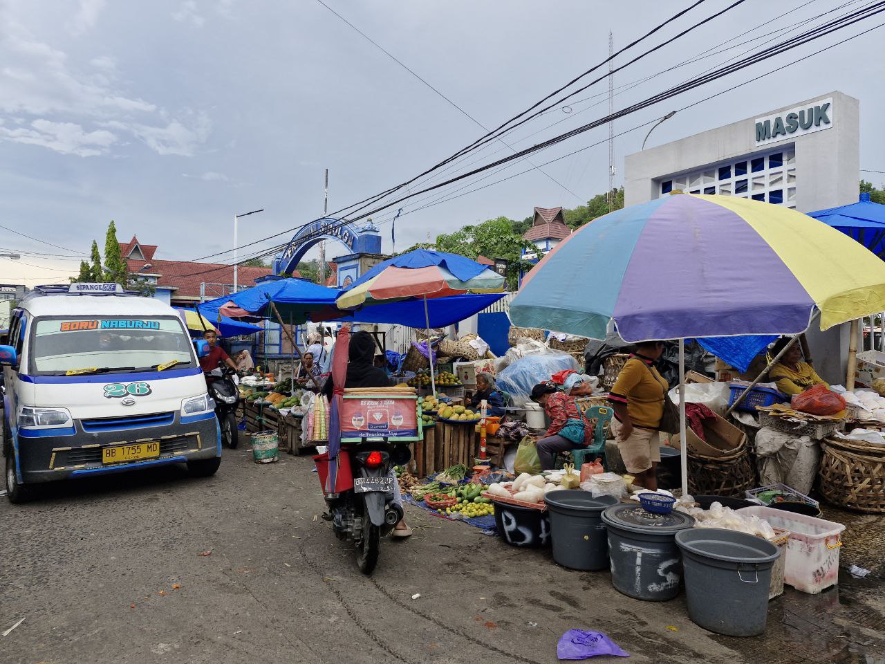 Suasana Pasar Terminal Kota Sibolga di Provinsi Sumatera Utara - Berita ...