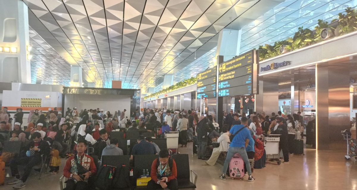 Padatnya Suasana Terminal 3 Bandara Soekarno Hatta - Berita Daerah