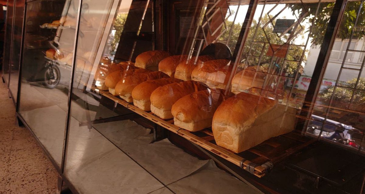 Nostalgia di Toko Roti Sumber Hidangan, Jalan Braga, Bandung - Berita ...