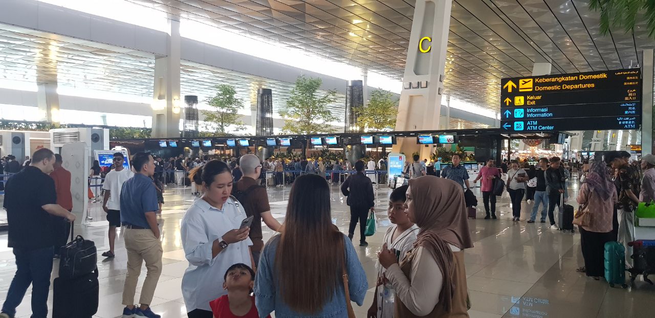 Suasana Terminal 3 Bandara Soetta Jelang Libur Panjang - Berita Daerah