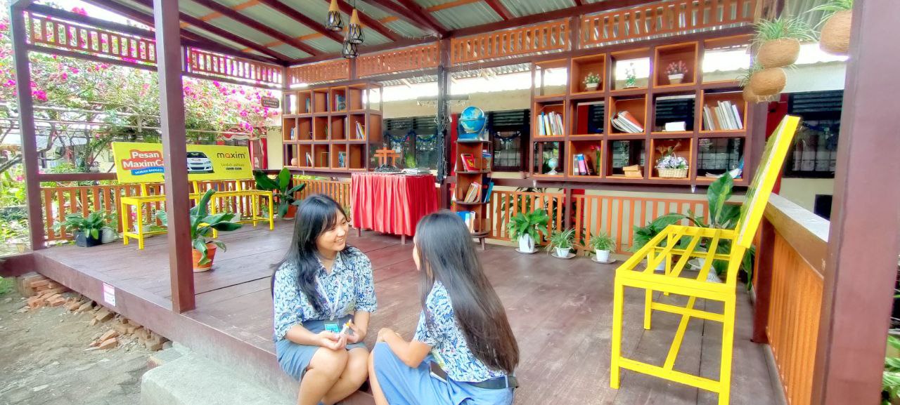 Gazebo Literasi di SMA Negeri 7 Manado - Berita Daerah