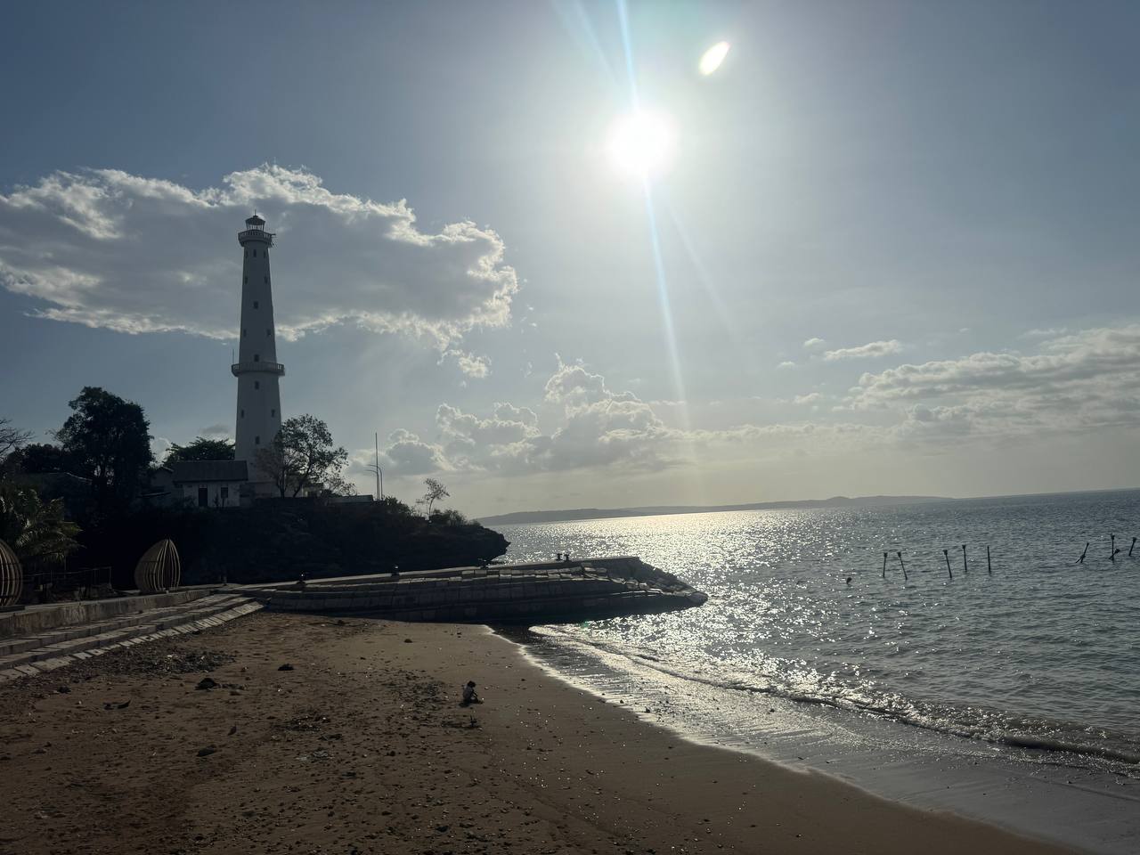 Keindahan Pantai Tedis di Kota Lama, Kupang - Berita Daerah