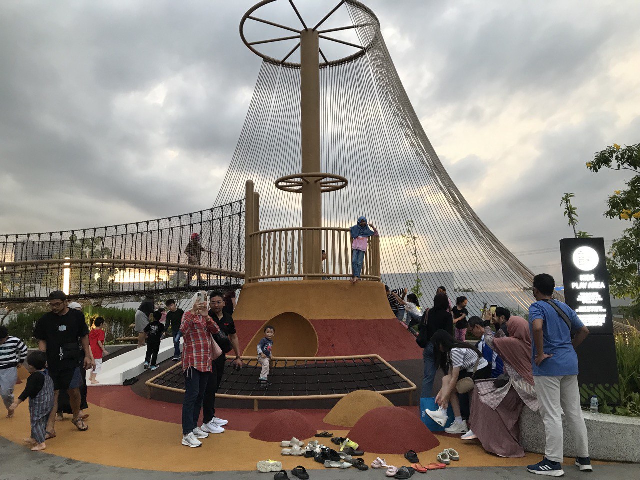 Arena Bermain Anak-anak di Jakarta Premium Outlet, Tangerang - Berita ...