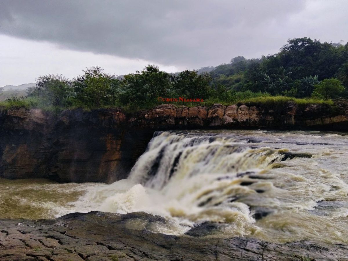 Keindahan Wisata Air Terjun Curug Niagara di Kabupaten Bogor - Berita ...